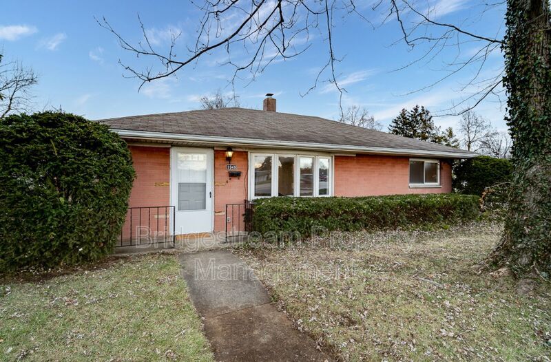 1949 E Stroop Road Kettering, OH 45429 | Bridgestream Property Management